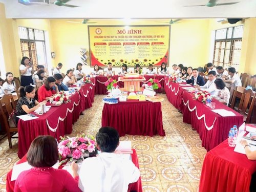 Tọa đàm khoa học “Xây dựng tác phong làm việc cho đội ngũ cán bộ, công chức, viên chức là học ...